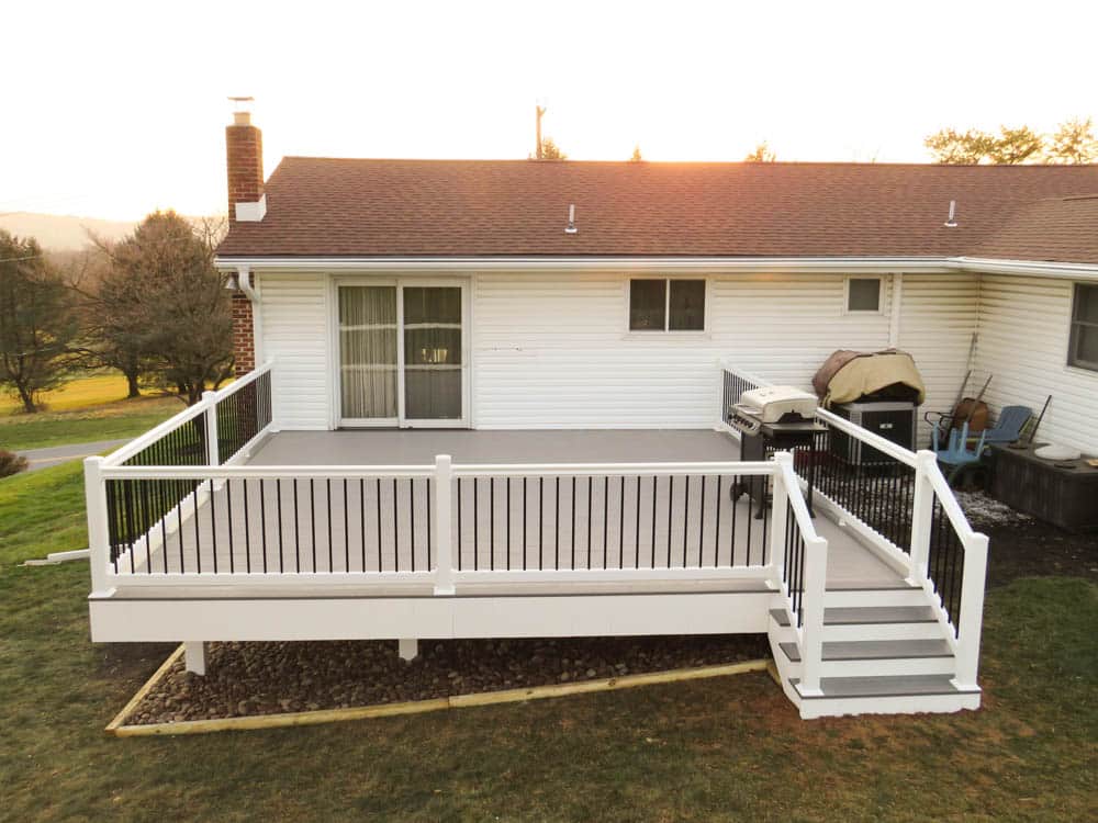 20 X 20 Deck In Harrisburg - Upper Dauphin Vinyl Products